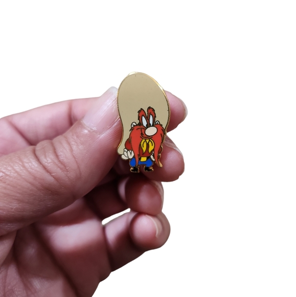 Jewelry | Vintage 1993 Warner Bros Gold Toned Yosemite Sam Pin 125 ...